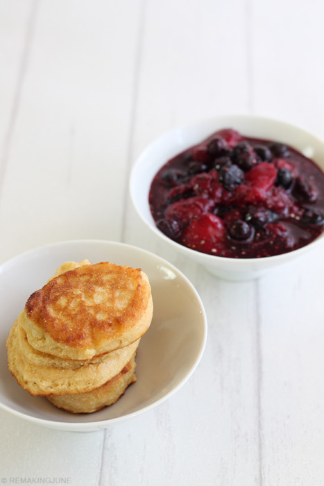 Corn Cakes & Berry Compote - MomSkoop