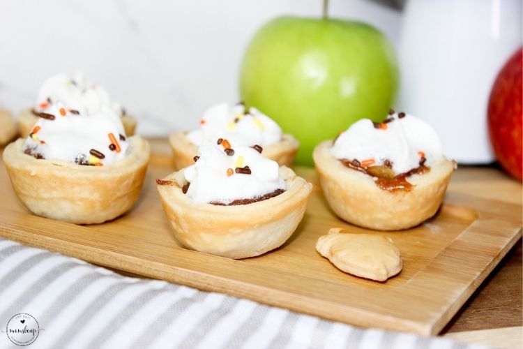 How to Make Delicious Apple Pie Bites % MomSkoop