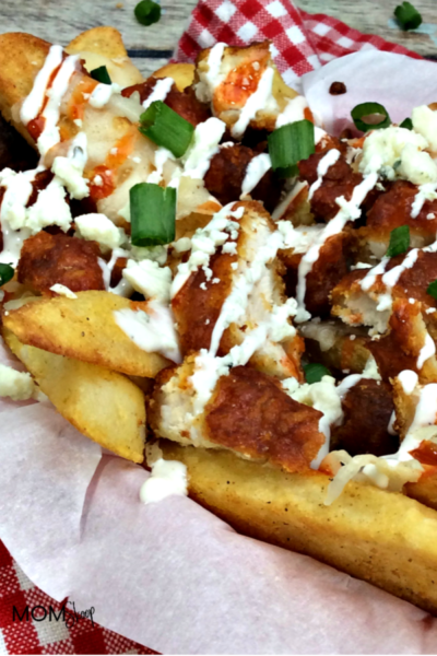 Buffalo Chicken Poutine - MomSkoop