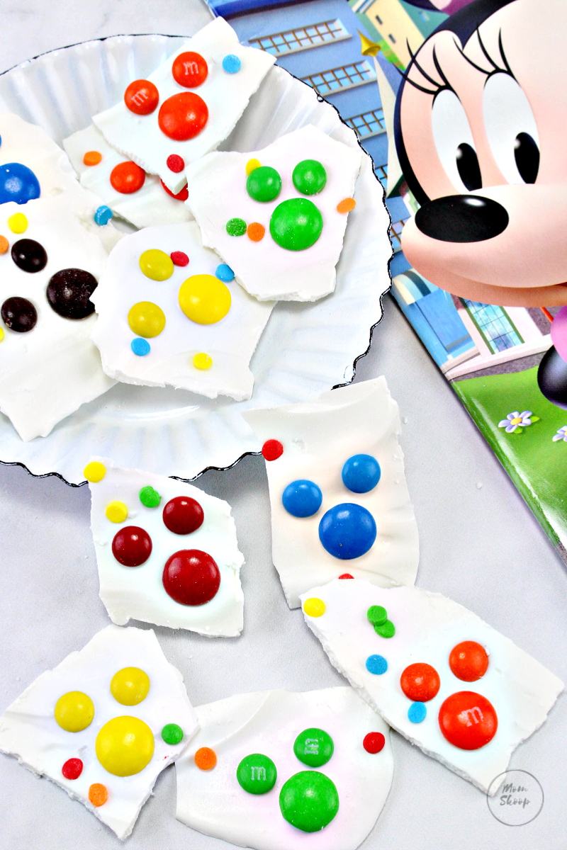 Mickey and Minnie Mouse Chocolate Bark - MomSkoop