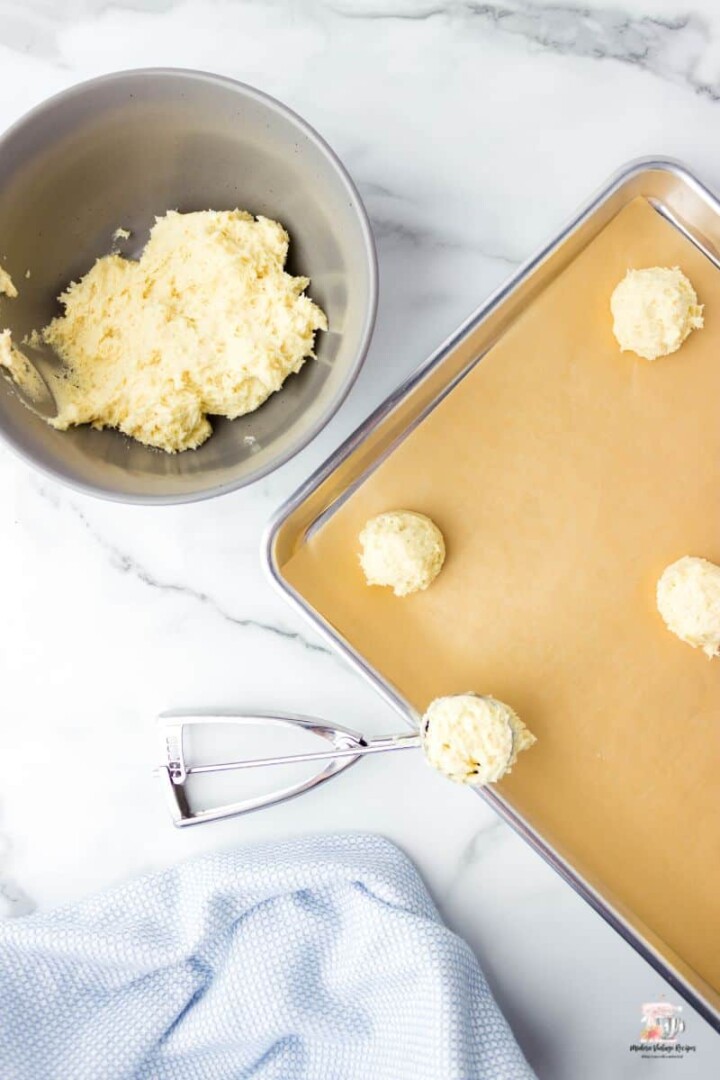 Old Fashioned Lemon Cookies - MomSkoop
