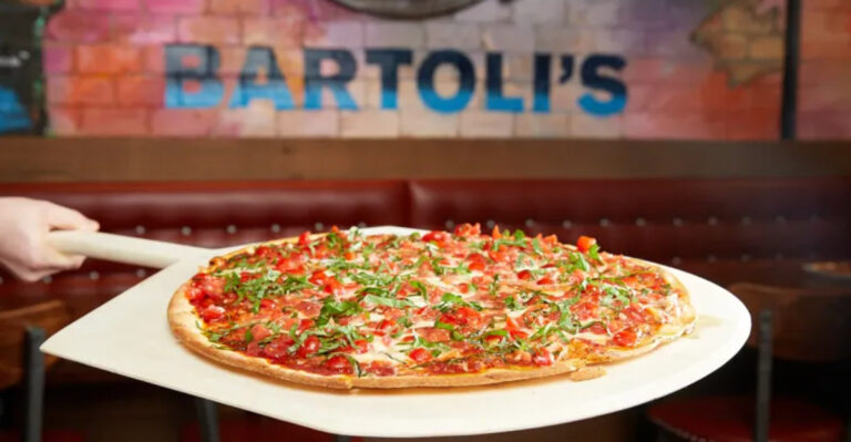13 Must-Try Illinois Pizzerias That Locals Claim Outshine the Big Pizza ...