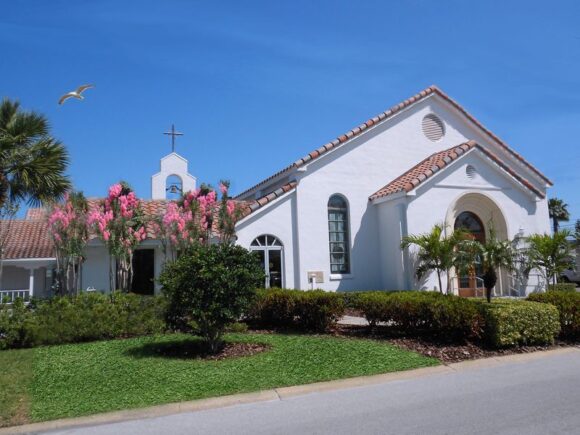 10 Most Beautiful Hidden Chapels & Coastal Churches in Florida