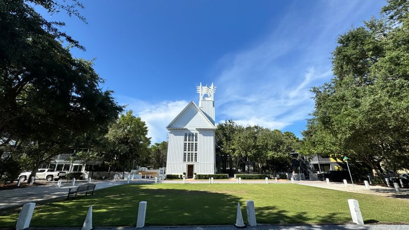 10 Most Beautiful Hidden Chapels & Coastal Churches in Florida