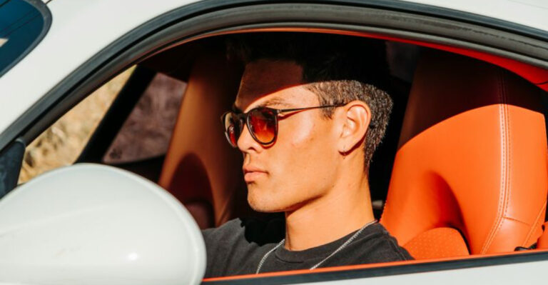 14 Things Men Think Signal Status—But Don’t Impress Women