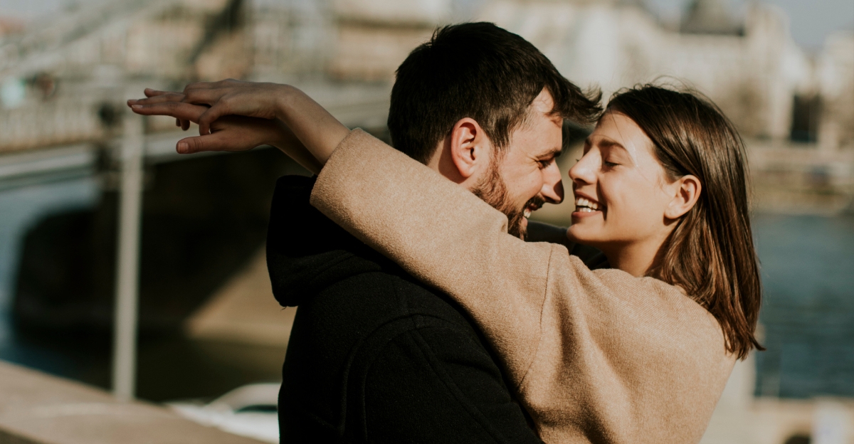 Lust or Love? 12 Key Differences Women Should Pay Attention To