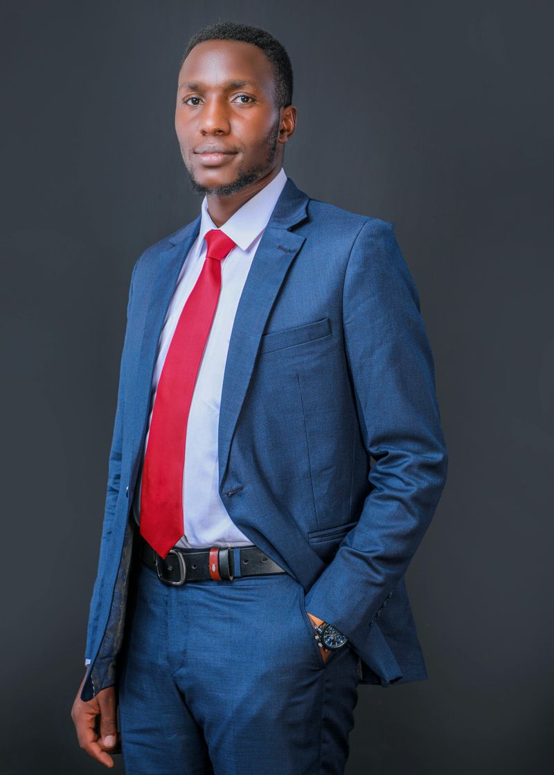 The 10 Details Well-Dressed Men Use to Nail Office Style