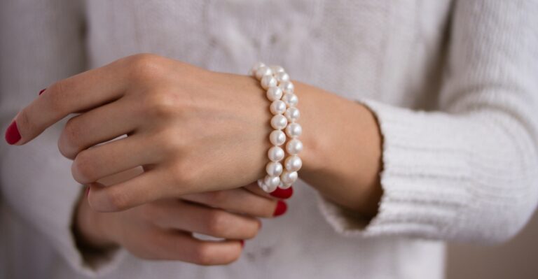 The Top 10 Jewelry Trends Adding a Glam Touch to Winter Style