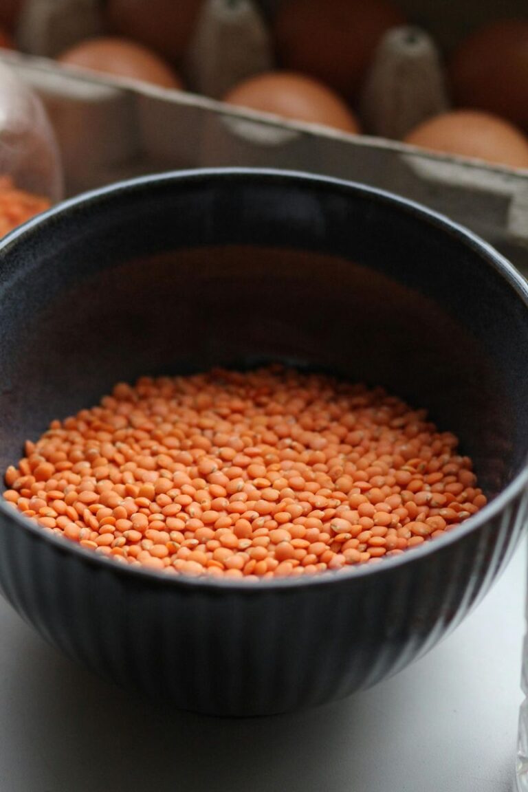 Struggling With Bloating? 12 Fiber-Rich Foods Experts Say to Eat More Of