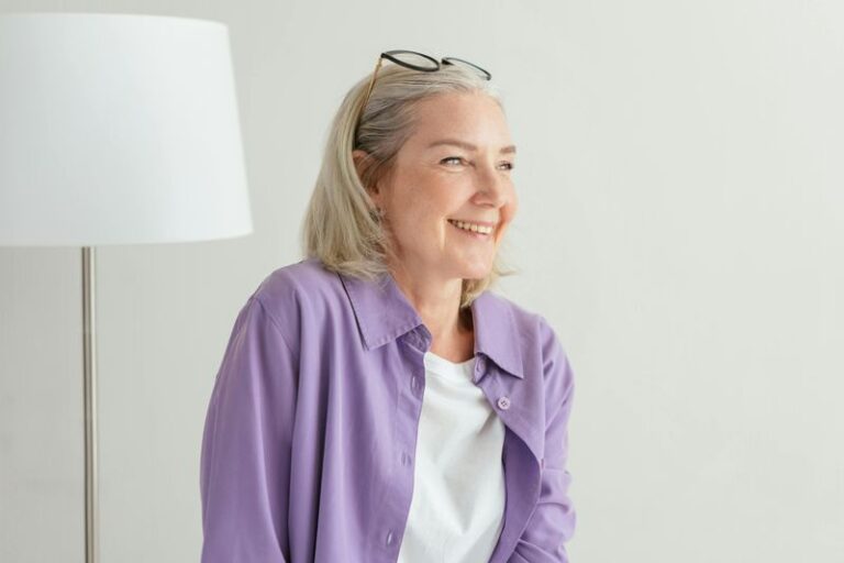 I'm a Stylist: 10 Color Guidelines Every Woman Over 60 Should Follow