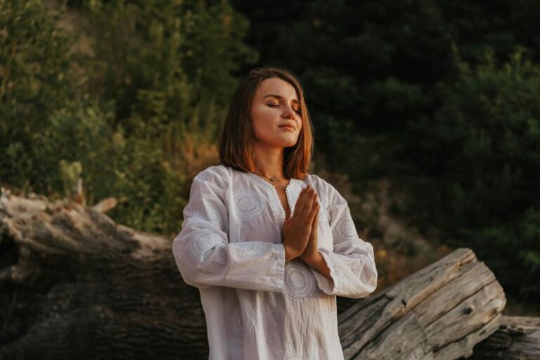 These 11 Subtle Signs May Mean Your Guardian Angel Is Trying to Reach You