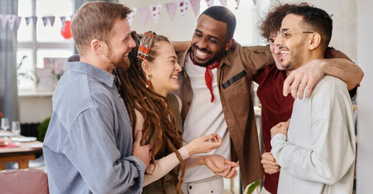 11 Things Socially Magnetic People Do Differently