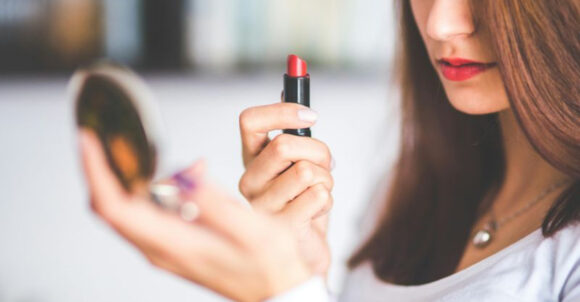 Men Secretly Always Notice These 16 Things Women Wear